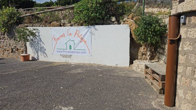 LOS CORRALES – FINCAS LA PELUJA